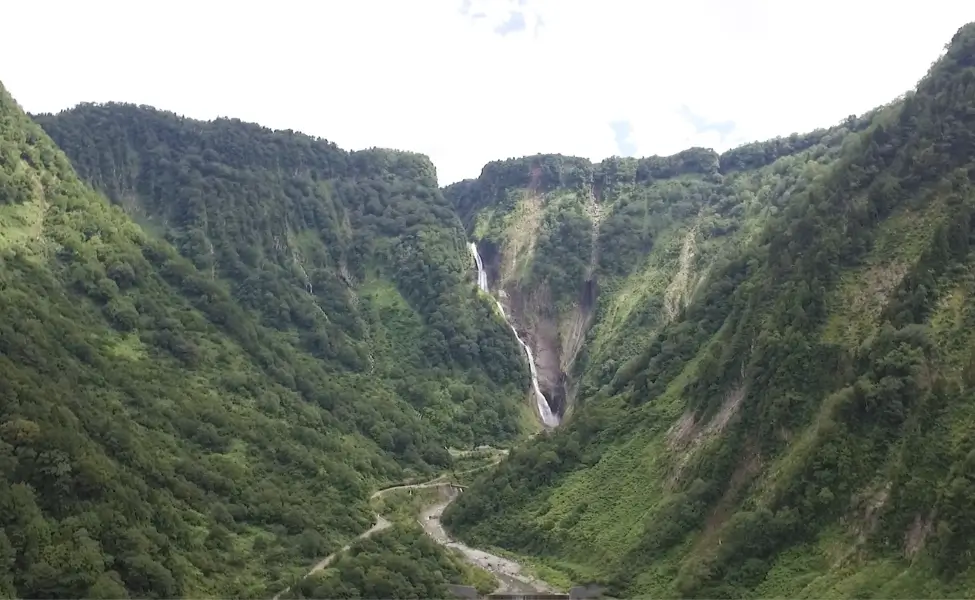Waterfalls in Japan: Where to Go and When to Visit